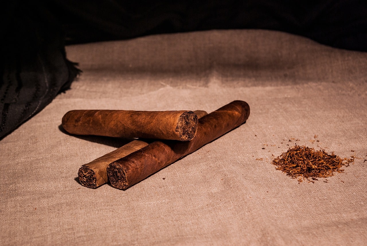 Understanding the Anatomy of a Cigar: A Beginner’s Guide - Lace and ...